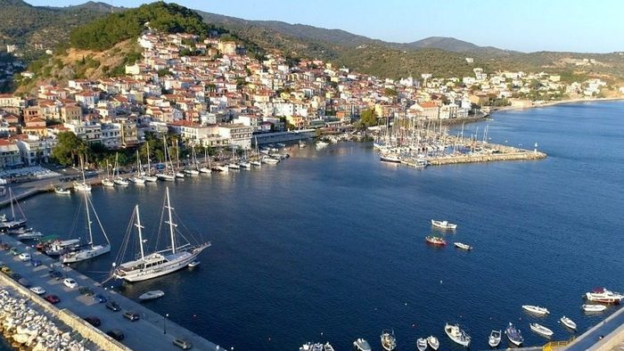 Γνωρίστε την Νοτιο Ανατολικη Λεσβο, την Αγιασο το Πλωμαρι και τα ουζα ...